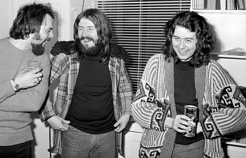 When Led Zeppelin Started Breaking Records Set by The Beatles