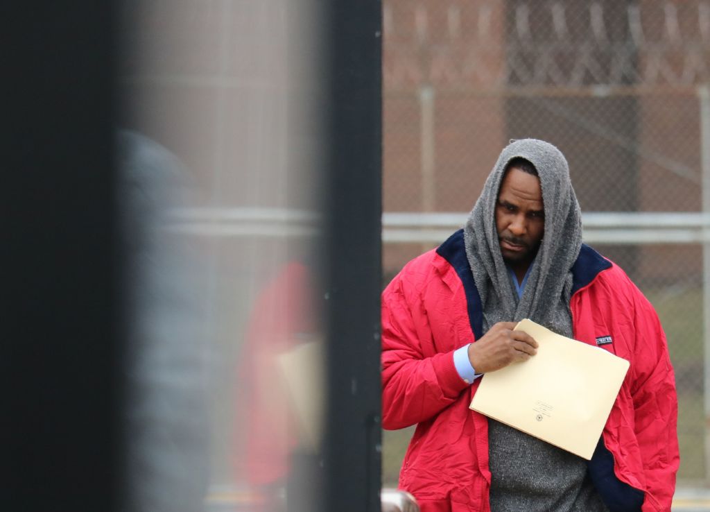 R. Kelly Said He Sometimes Sleeps in a Closet
