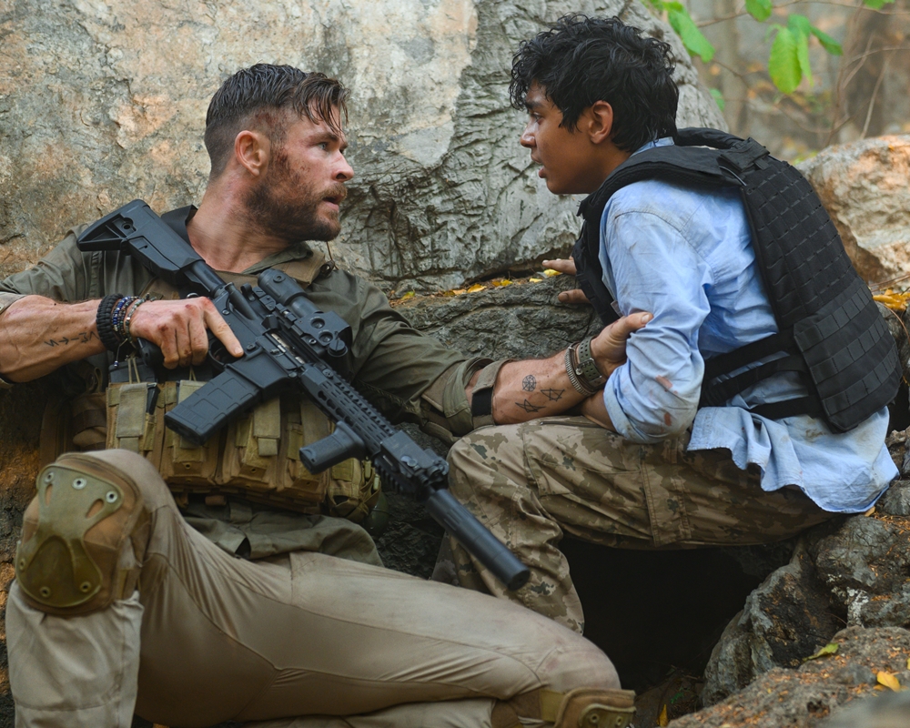 'Extraction' Movie Review: Watch This Action-Packed Chris Hemsworth On ...