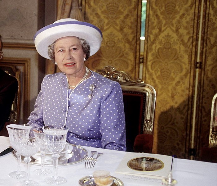 Queen Elizabeth II Has a Favorite Dinner Recipe Fit For a Royal That ...