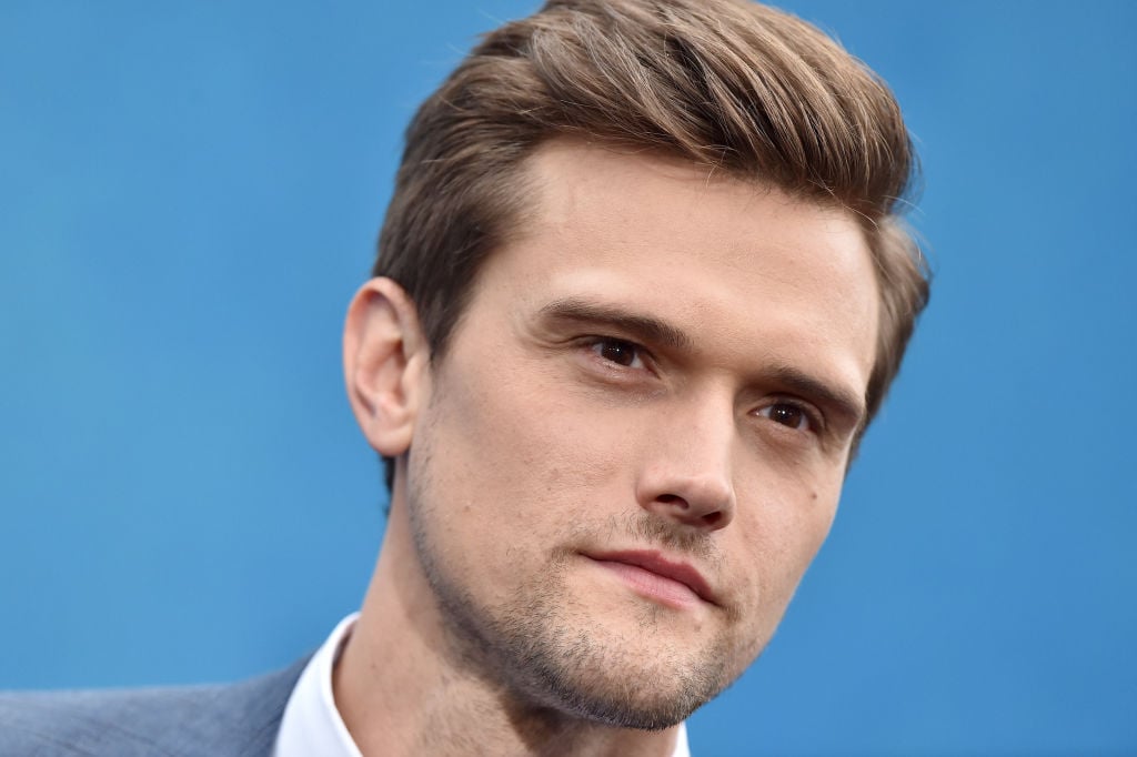 'The Flash' Stars React After Hartley Sawyer Gets Fired for Offensive ...