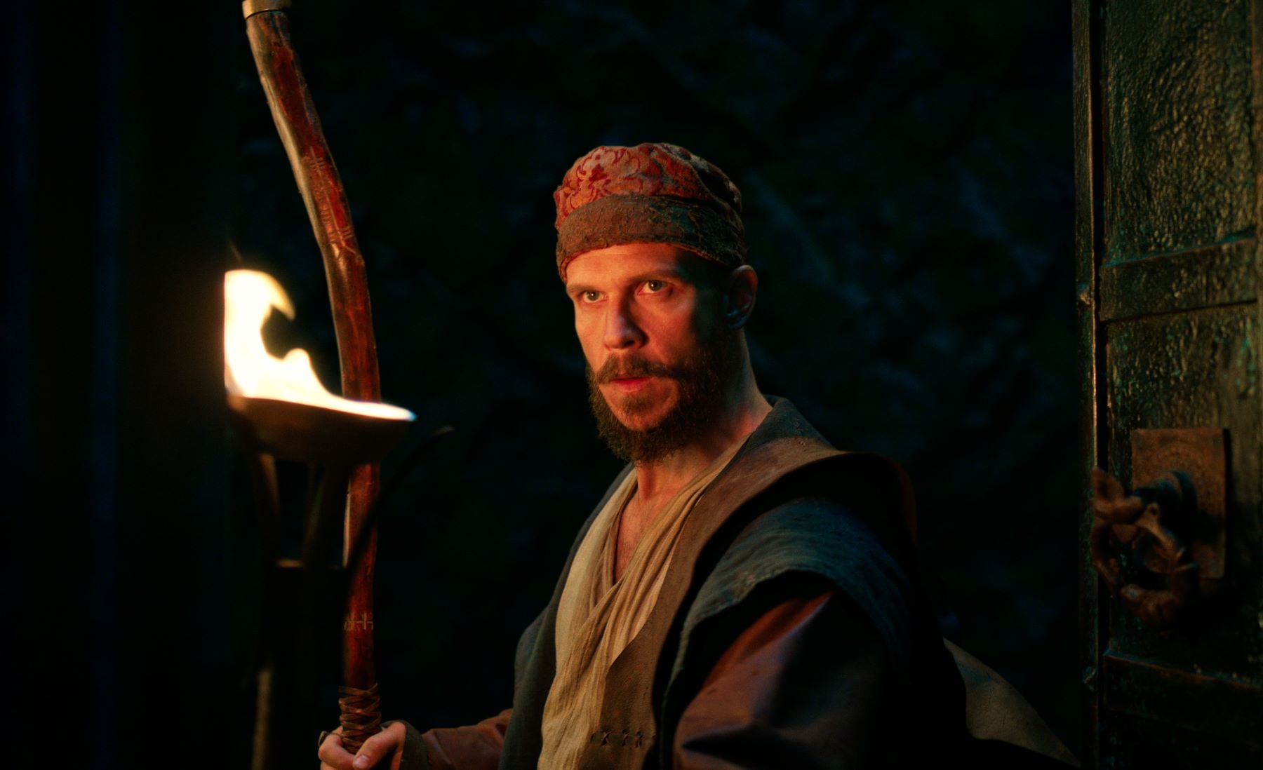 'Cursed': Who Plays Merlin on the Netflix Series, and Why Does He Look ...