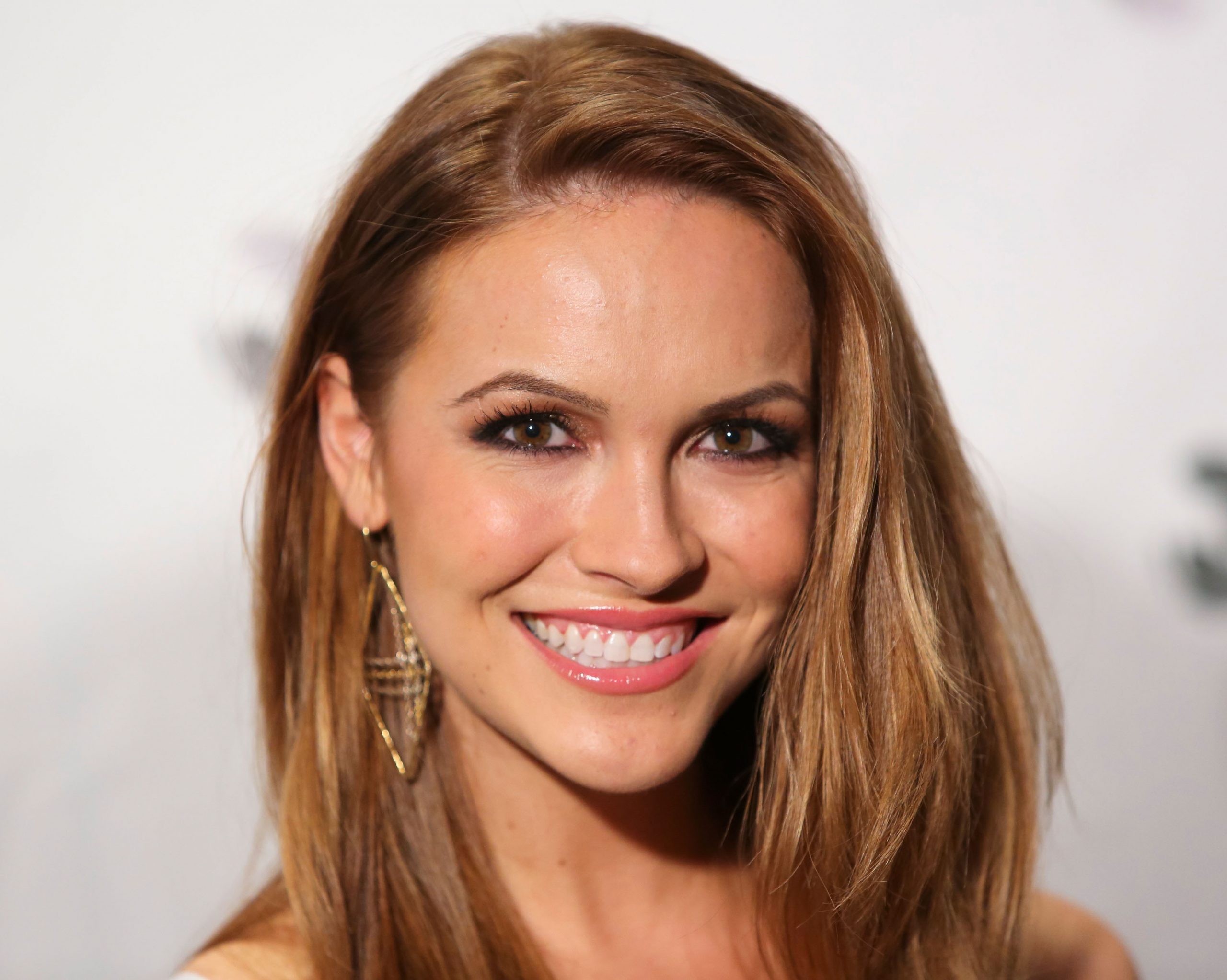 Chrishell Stause Is Estimated To Earn Over $4k for 1 Sponsored ...