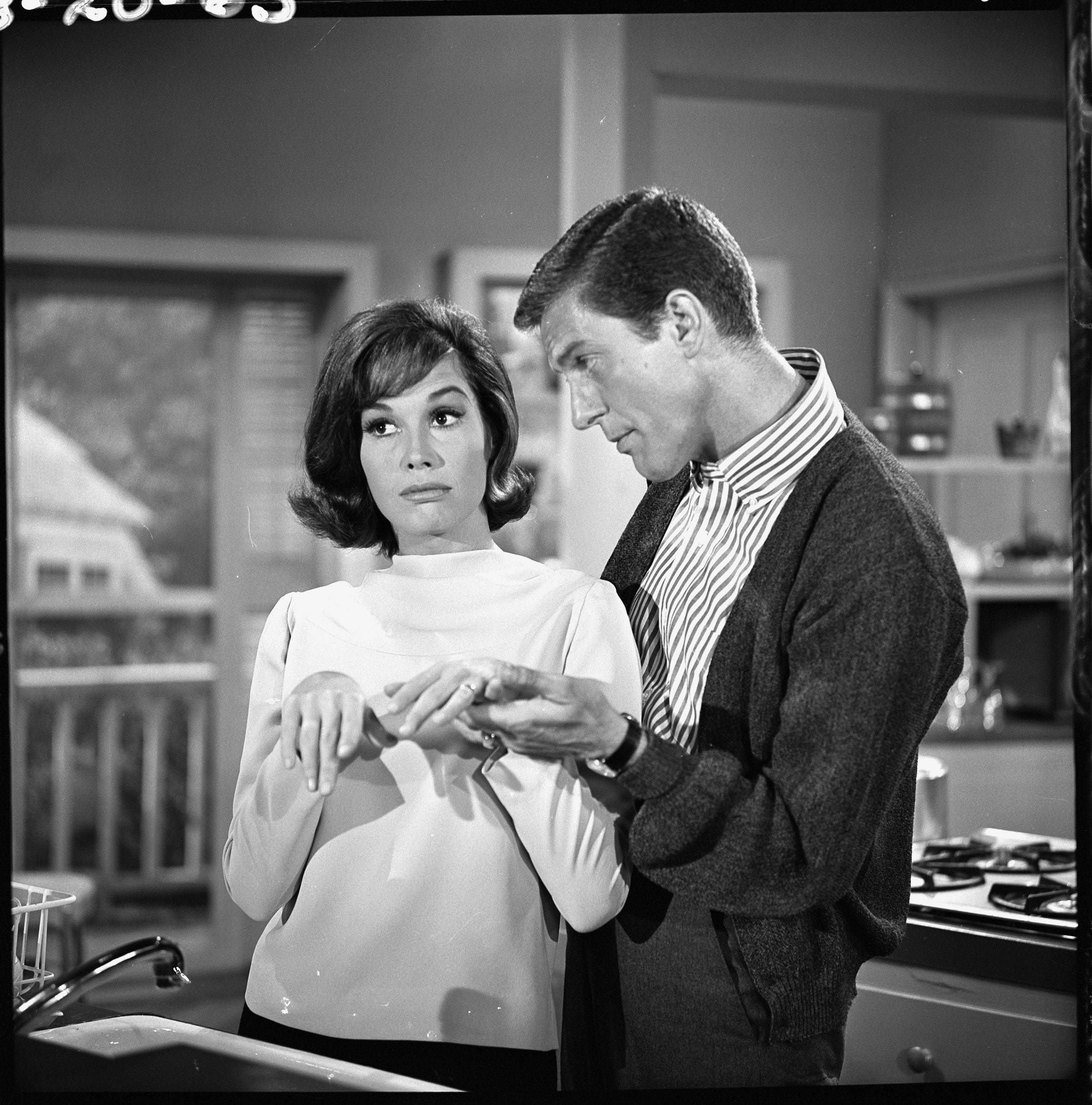 Mary Tyler Moore Told a Lie to Get Cast as Laura Petrie on 'The Dick ...