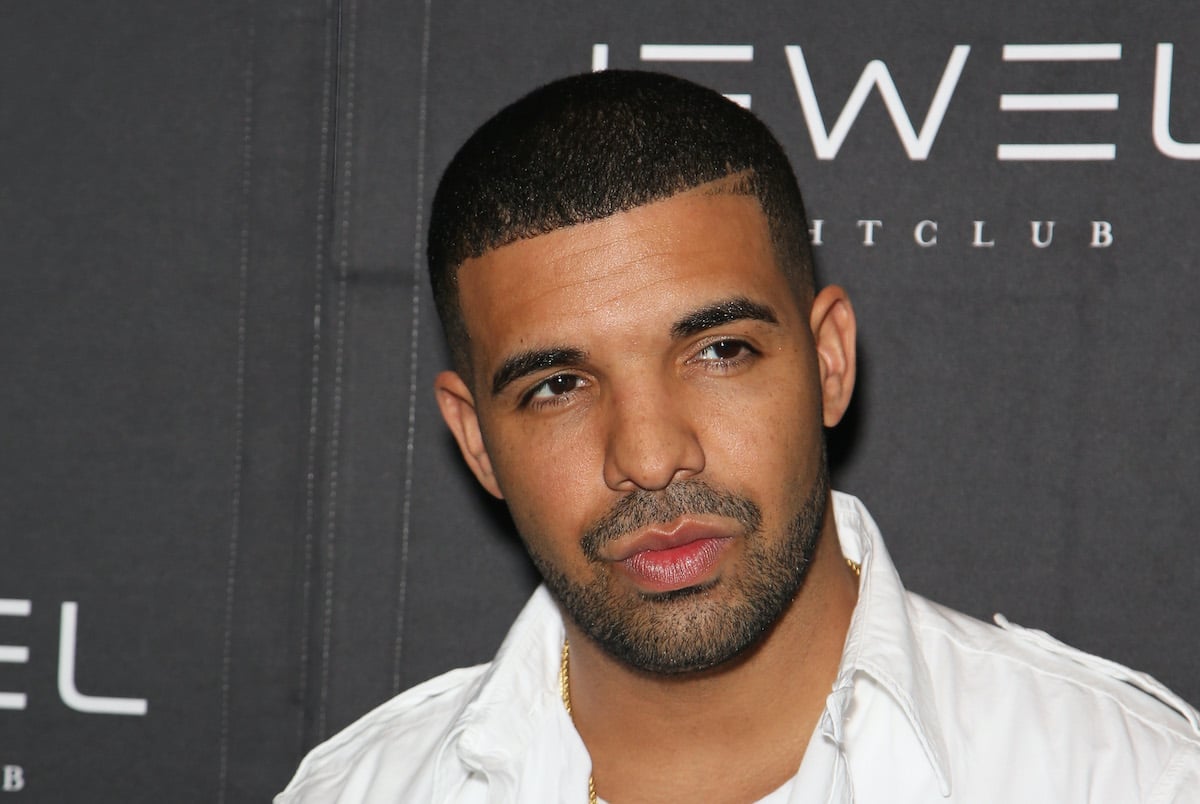 Drake Says Sleeping on His $400,000 Mattress Made of Stingray Skin Is ...