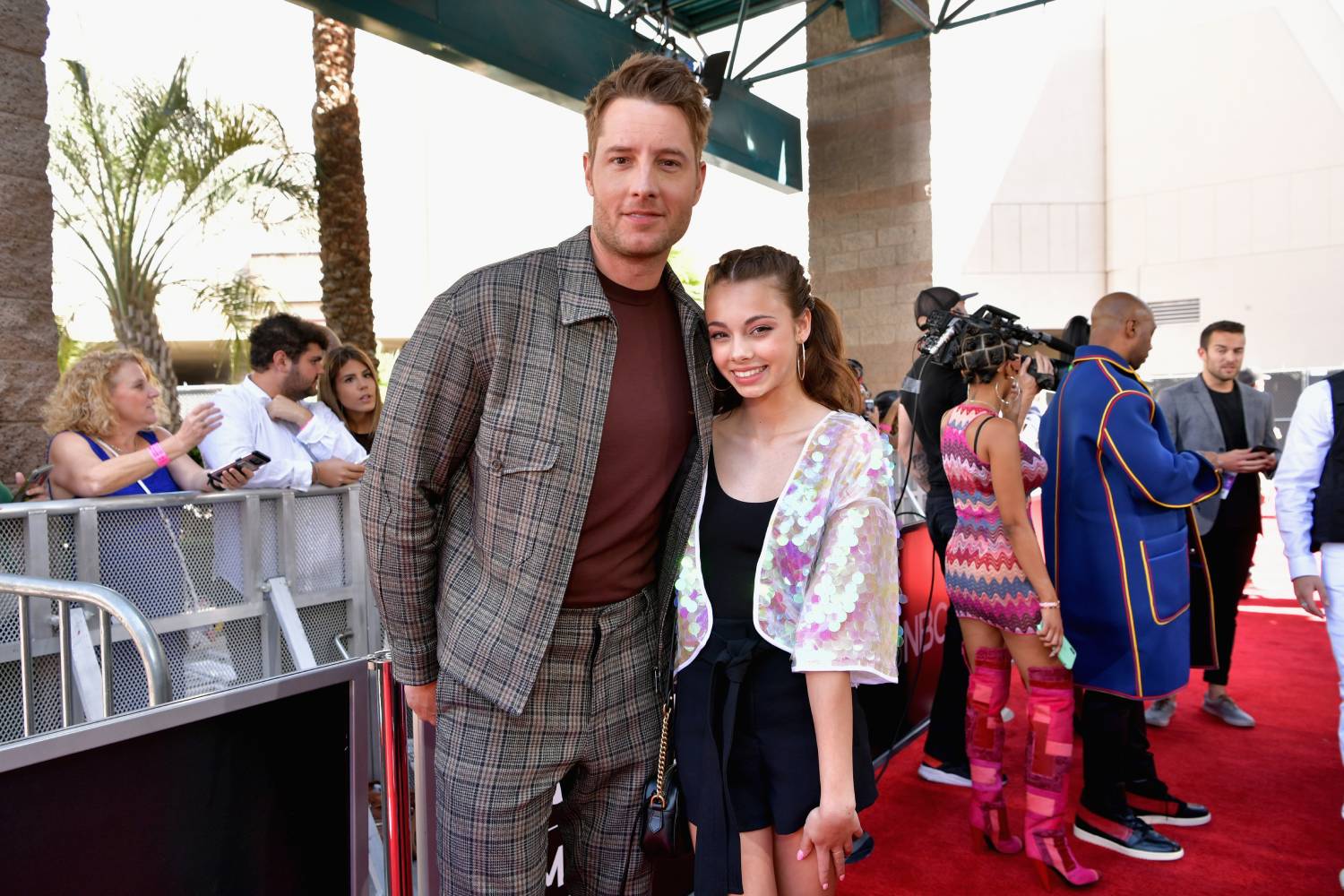 Why Ty Swindell Actor Justin Hartley Won't Let His Daughter Watch 'A ...