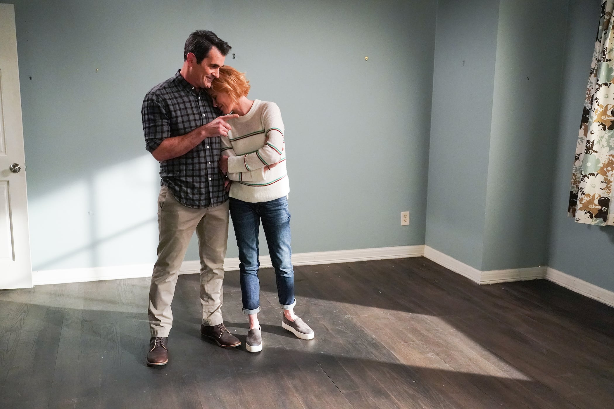 'Modern Family:' Did Phil and Claire Dunphy Meet in College?