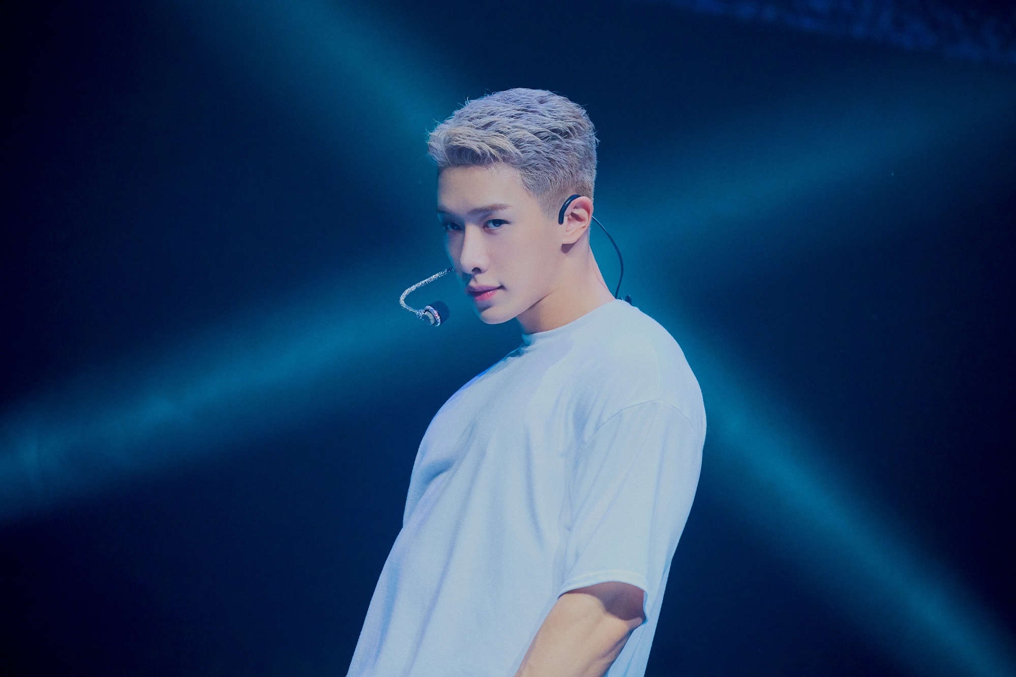 Review: Wonho Dazzles During His Virtual #WENEEDLOVE Concert
