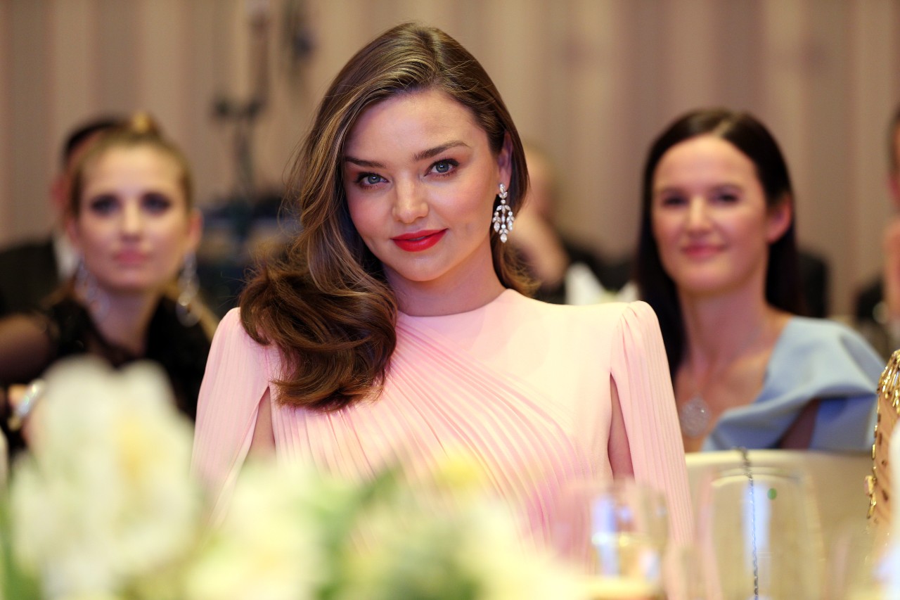 One of Miranda Kerr’s Beauty Secrets Is the Diamond Peel Facial