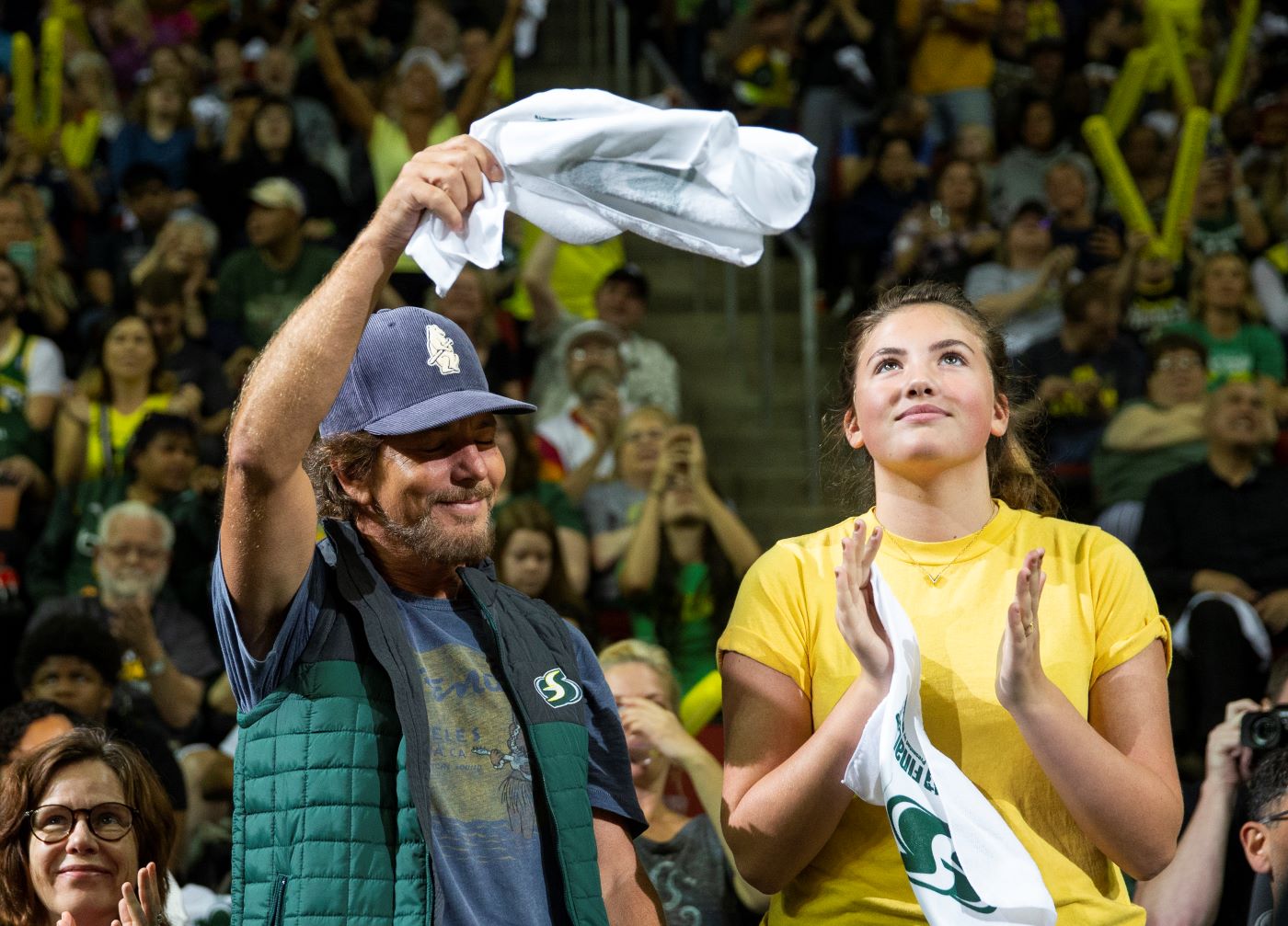 Who Is Eddie Vedder's Daughter, Olivia Vedder, Who Sings 'My Father's ...