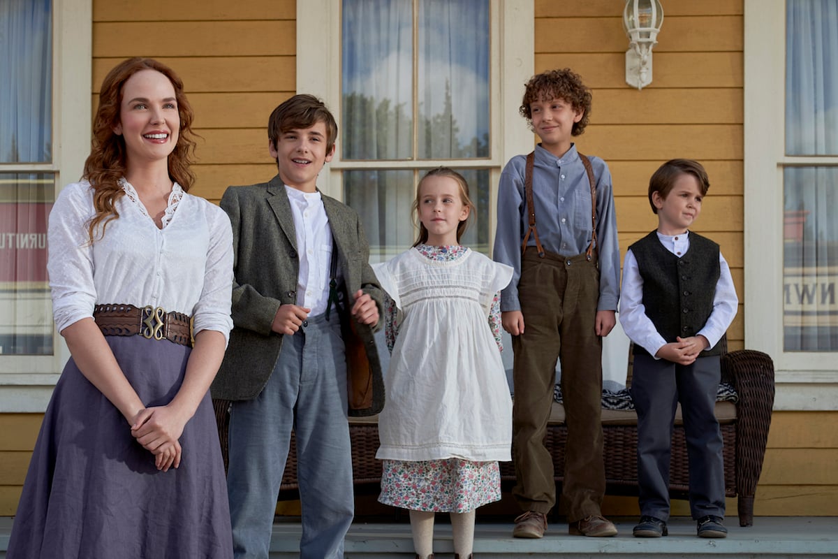 'When Hope Calls': Lori Loughlin Returns as Abigail Stanton in New ...