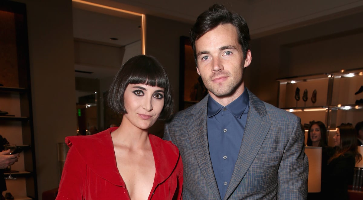 'Pretty Little Liars': Ian Harding Secretly Married His Girlfriend ...