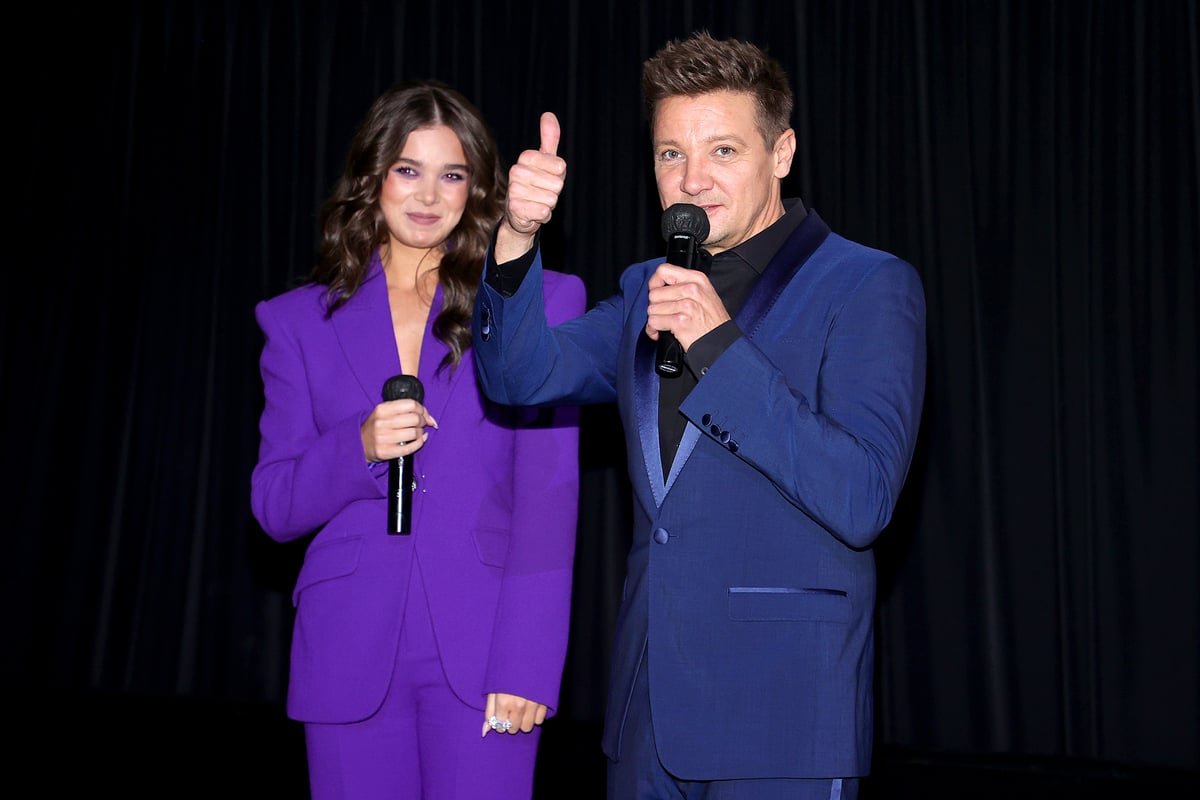 'Hawkeye': Jeremy Renner and Hailee Steinfeld Can't Stop Laughing in ...