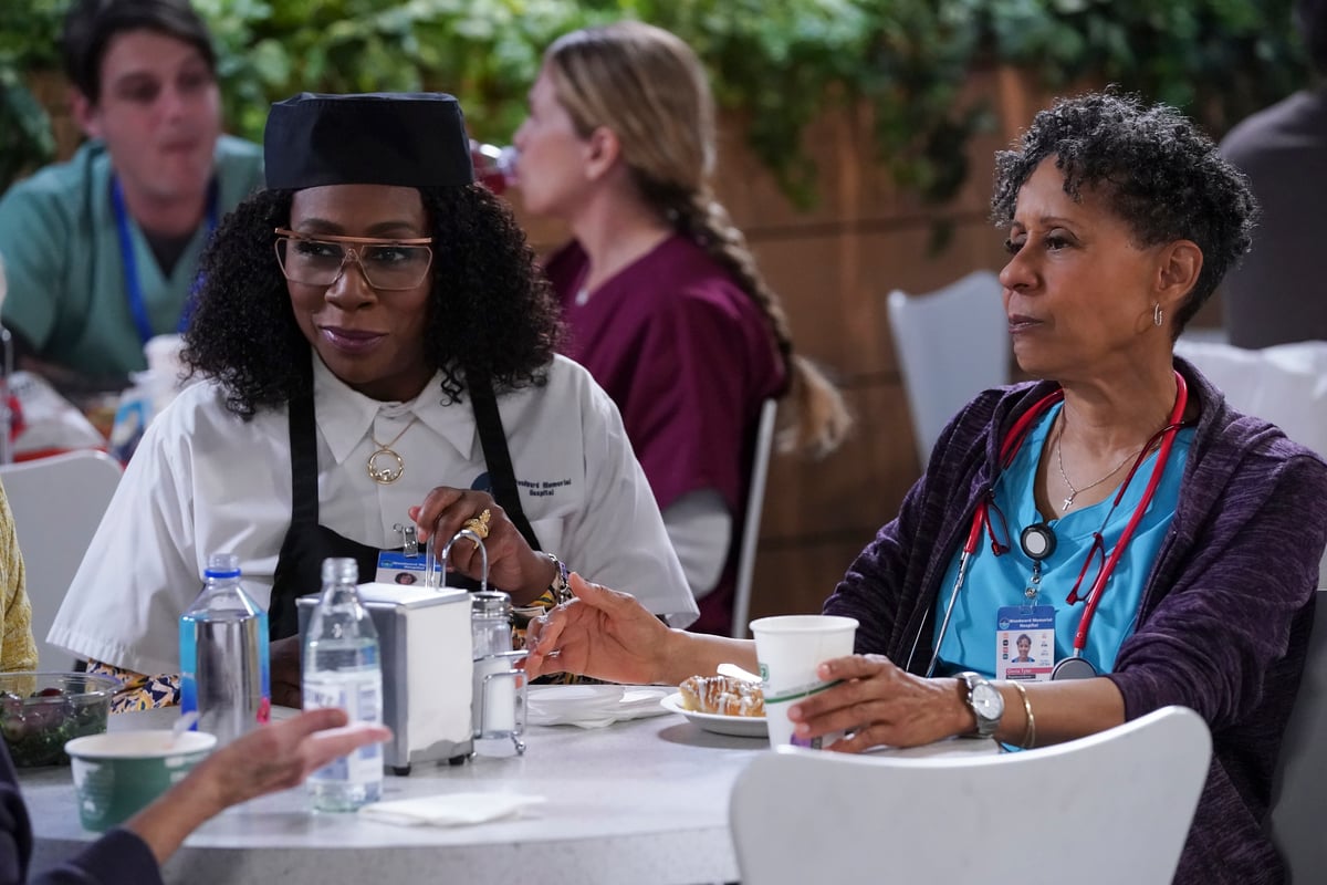 'Bob Hearts Abishola' Actor Vernee Watson Hilariously Called Gina ...