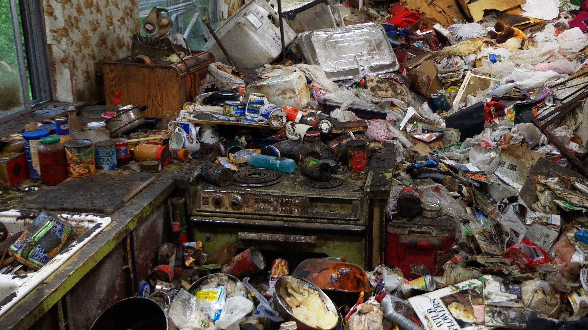 A 'Hoarders' Property Was Turned Into a Luxurious Bed and Breakfast