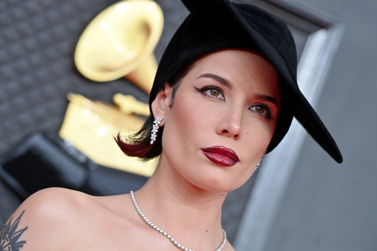 Halsey Reveals Multiple Diagnoses Including Ehlers-Danlos, Sjogren’s ...