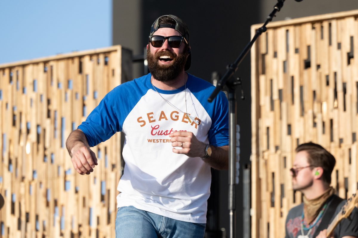 Country Singer Jordan Davis Reveals That He Made a Fake $4,000 Bet to ...