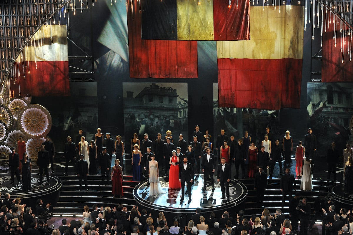 The Cast of 'Les Misérables' Only Had 15 Minutes to Build the Barricade ...
