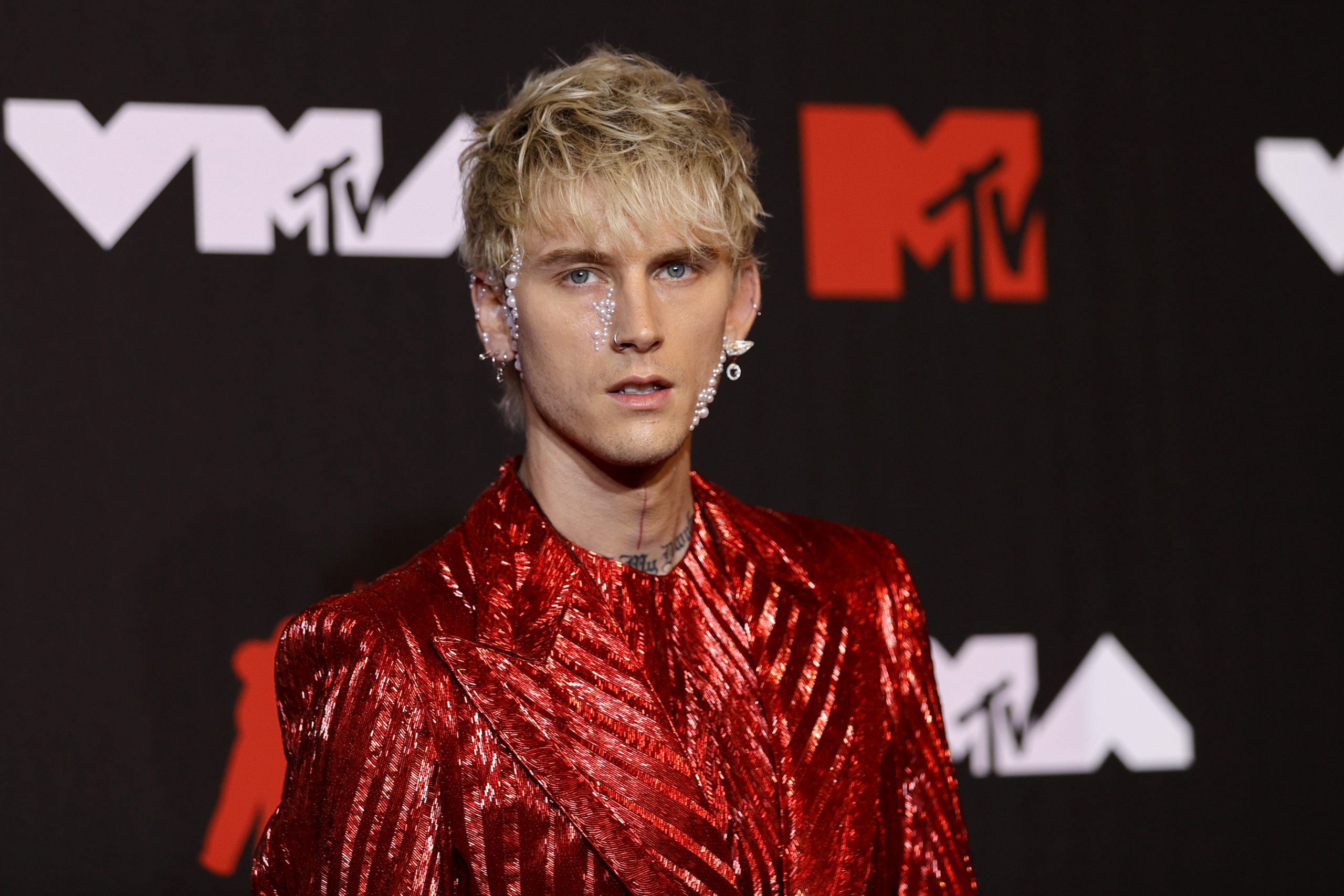 Machine Gun Kelly Archives - Showbiz Cheat Sheet