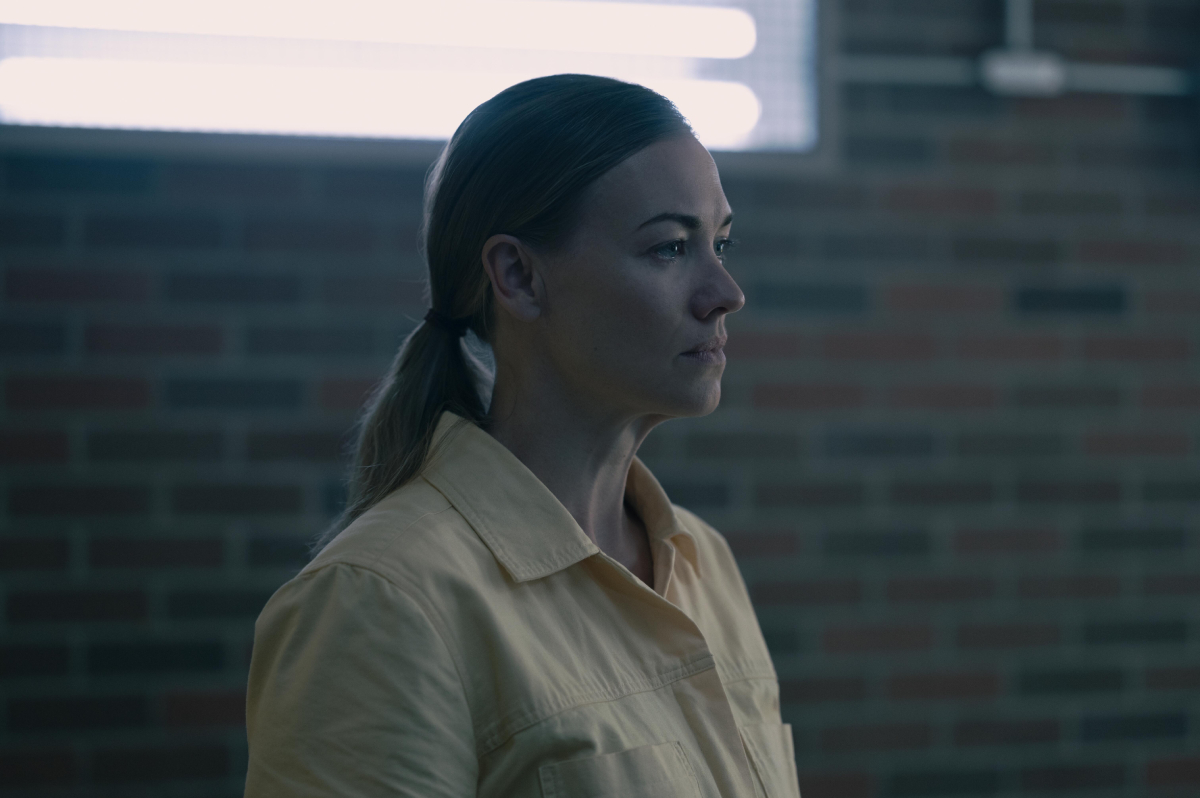 'The Handmaid's Tale' Showrunner Says Serena Is the 'Prison Guard Who ...