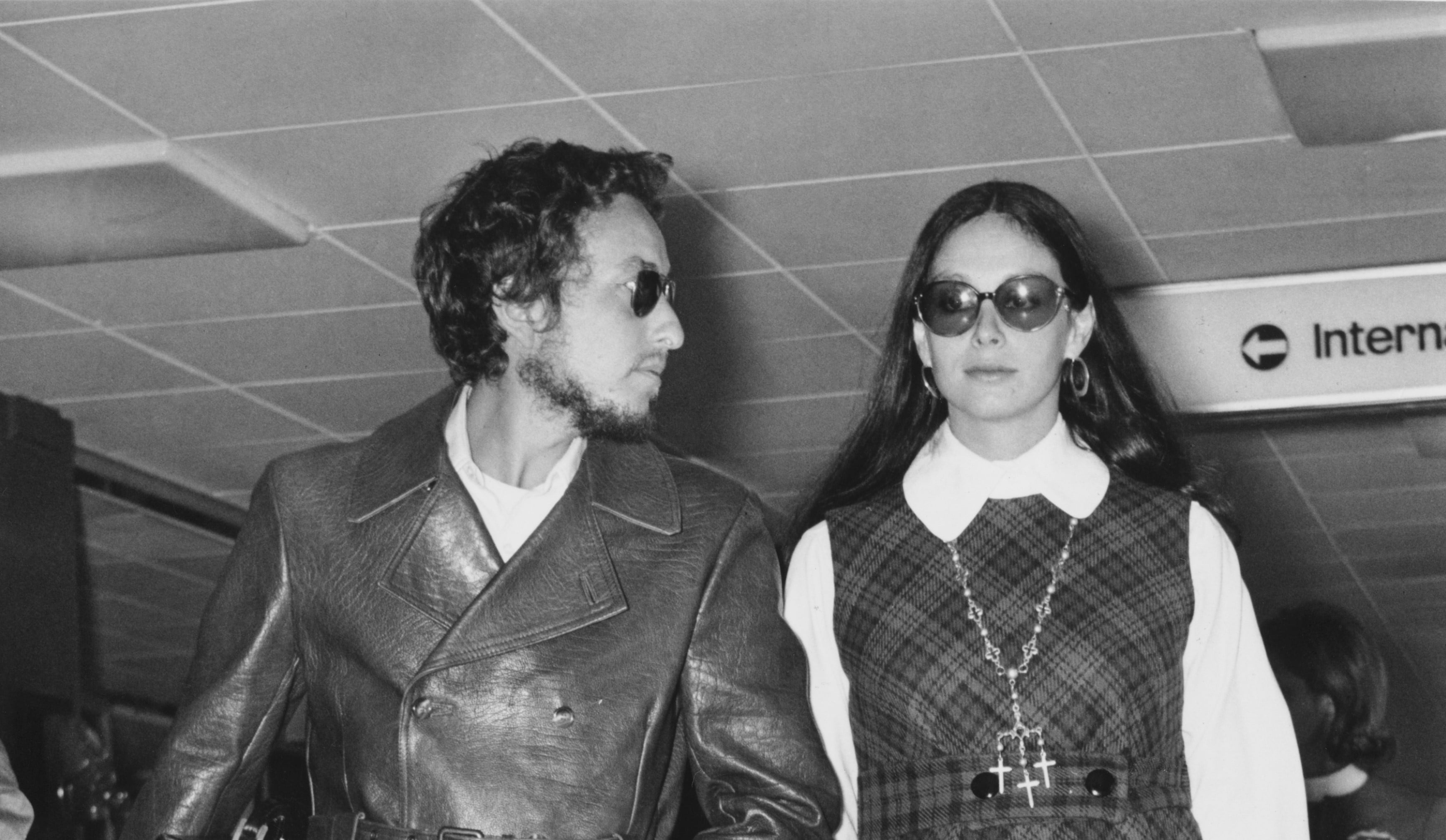 Bob Dylan Said He Never Thought About Marriage Just Before Marrying His ...
