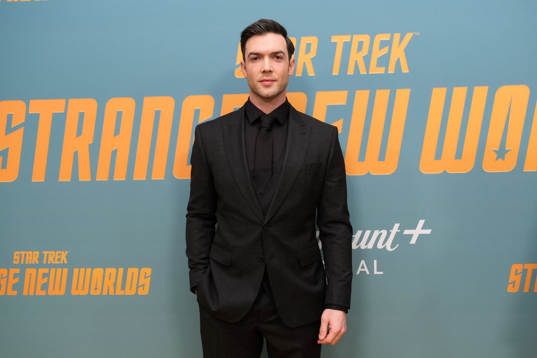 This 'Star Trek: Strange New Worlds' Actor Looks Just Like His Famous ...