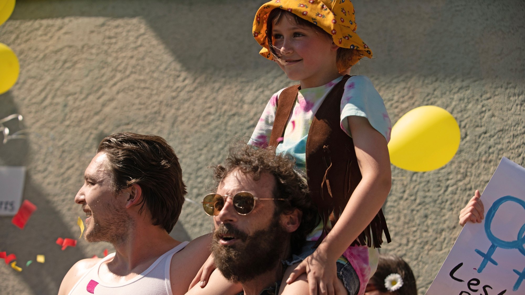 'Fairyland' Movie Review [Sundance 2023]: Scoot McNairy and Emilia ...