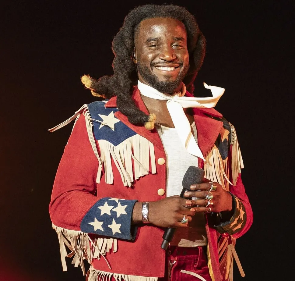 Why Shaboozey's 'A Bar Song (Tipsy)' Is Better Than J-Kwon's 'Tipsy'