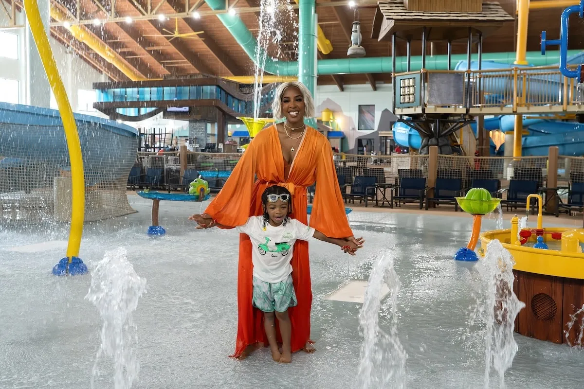 Kelly Rowland Dazzles in Orange While Having a Blast with Her Sons at a ...