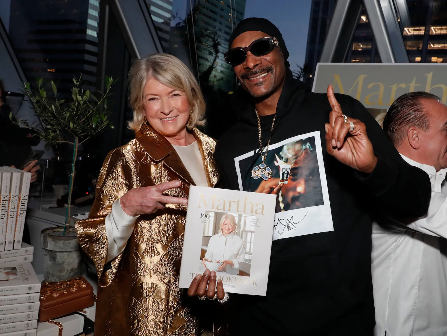 Martha Stewart 'Can't Stand' Snoop Dogg's Friendship With Reba McEntire ...