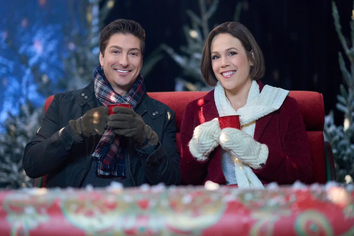 Erin Krakow Says 'Santa Tell Me,' Her New Hallmark Christmas Movie With ...