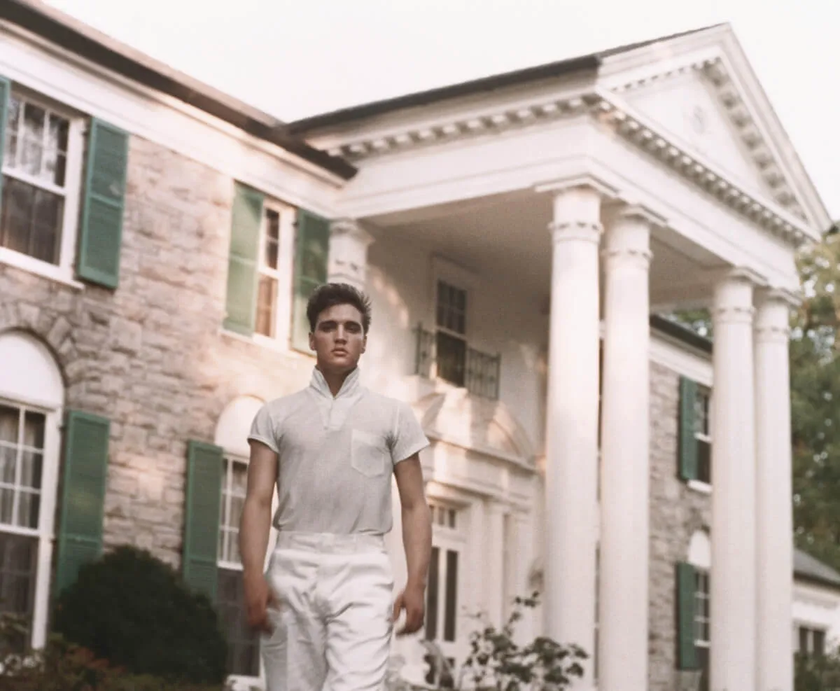 Elvis Presley's 'Open-Door Policy' at Graceland Meant 1 Entrance Was ...