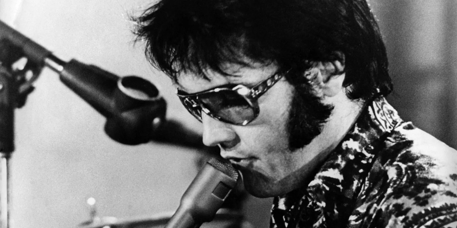 Elvis Presley Passed on 2 Spectacular 1970s MOR Hits That Became Chart ...