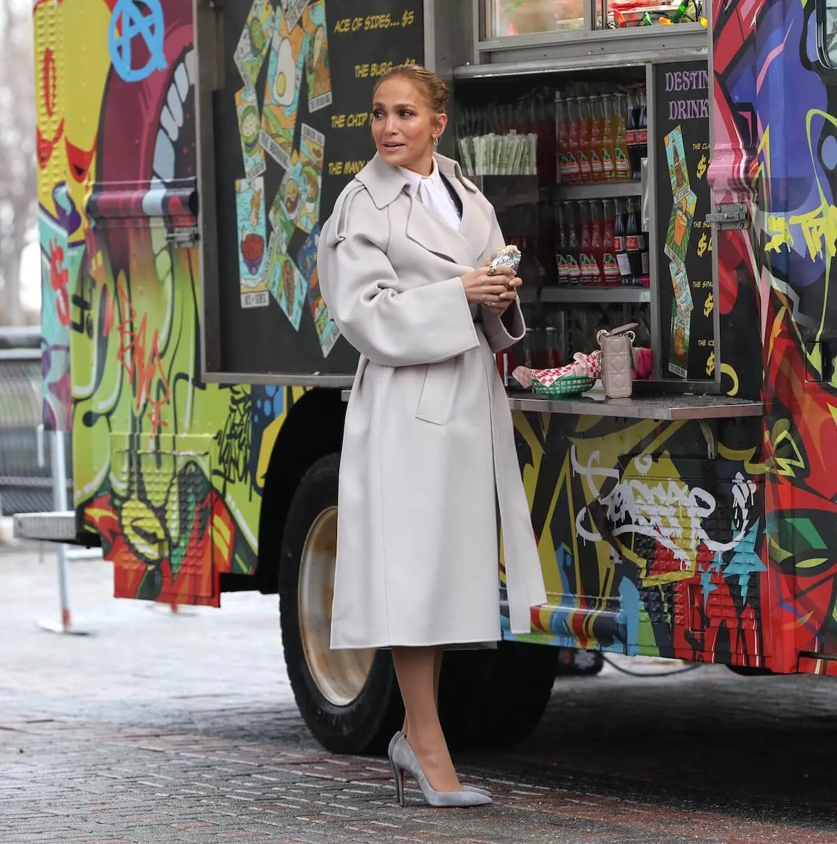 Jennifer Lopez Seen Filming New 'Office Romance' Rom-Com for Netflix