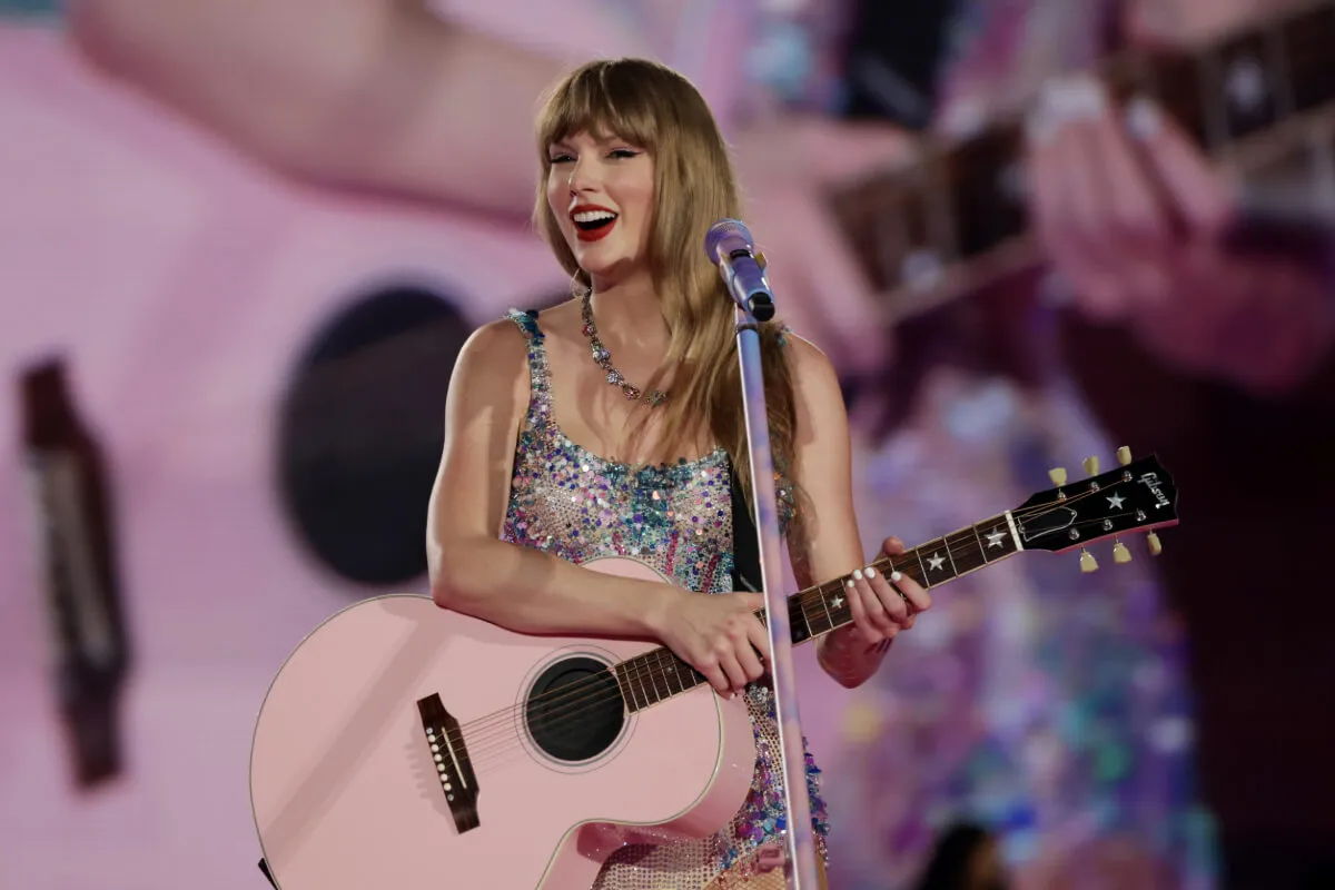 Taylor Swift Once Admitted She Has Never Felt 'Cool'