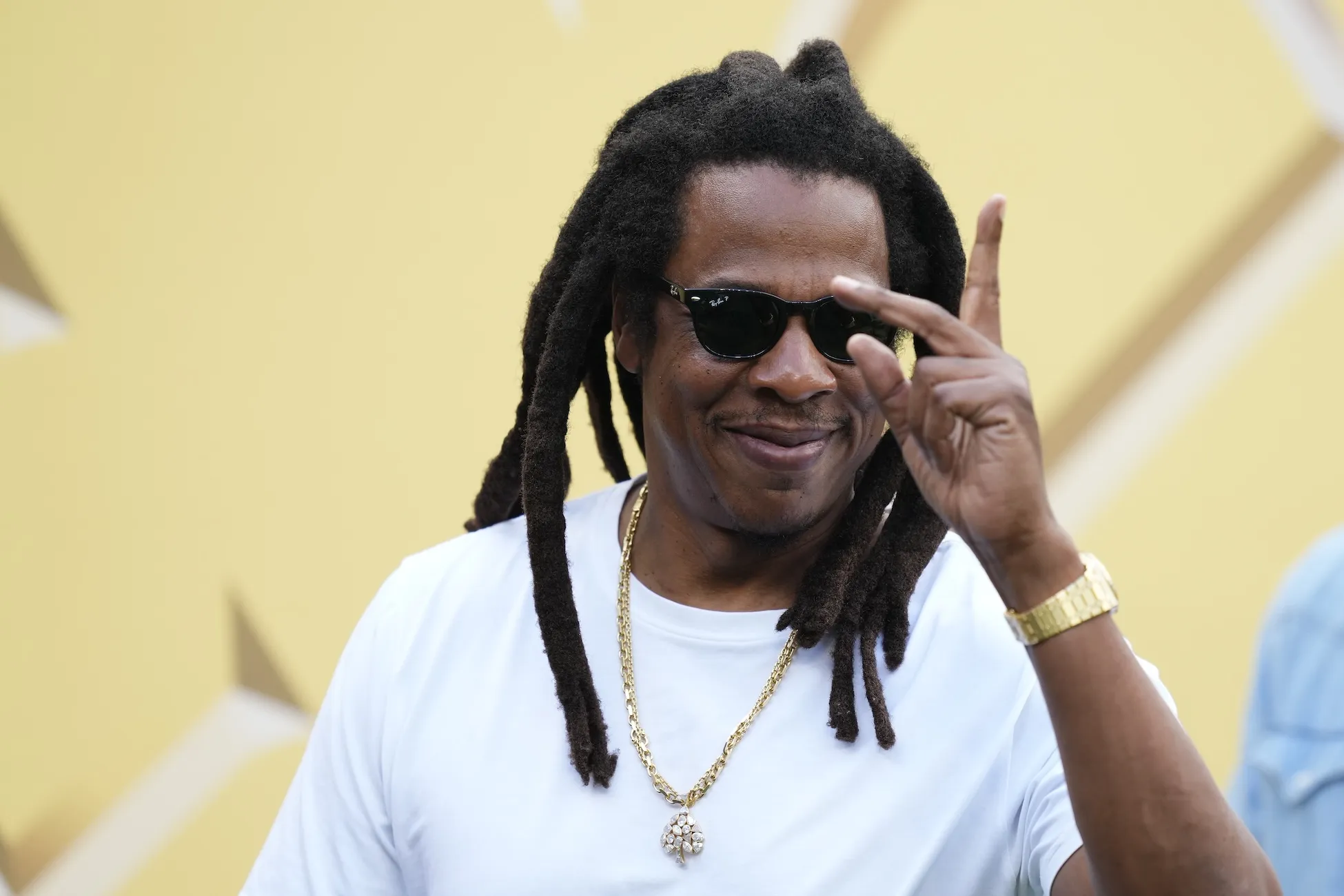 Jay-Z Is Back in the Spotlight After Dame Dash Criticism and Taylor ...