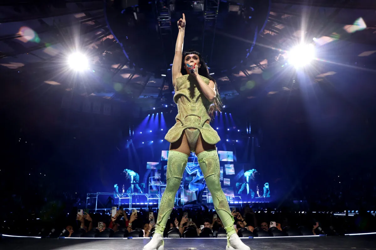 Katy Perry Fans Share How She Could’ve Fixed Her Disastrous '143' a ...