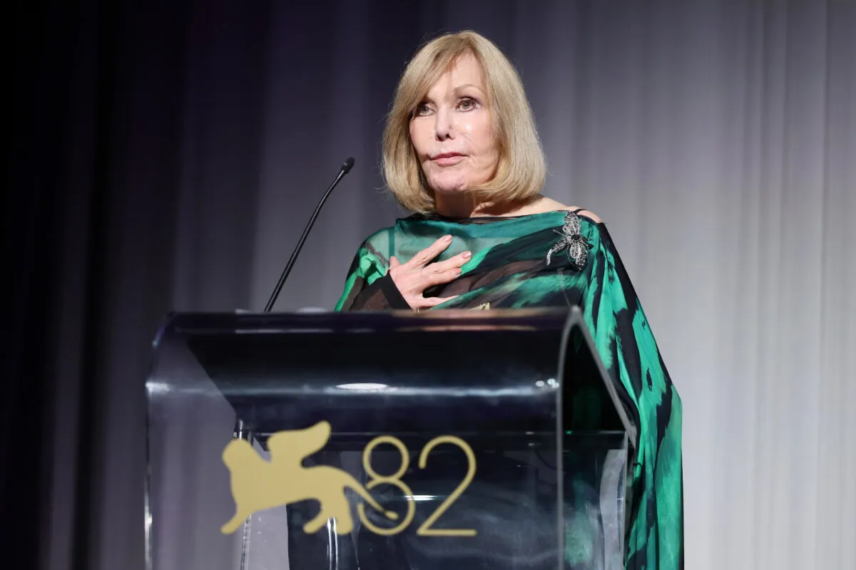 Kim Novak Has Concerns About the Way an Upcoming Sydney Sweeney Film ...