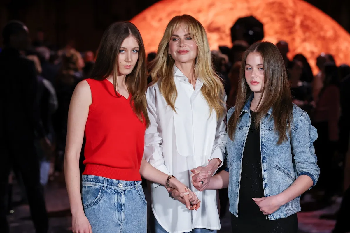 Nicole Kidman Debuts Breakup Bangs at Paris Fashion Show With Daughters ...