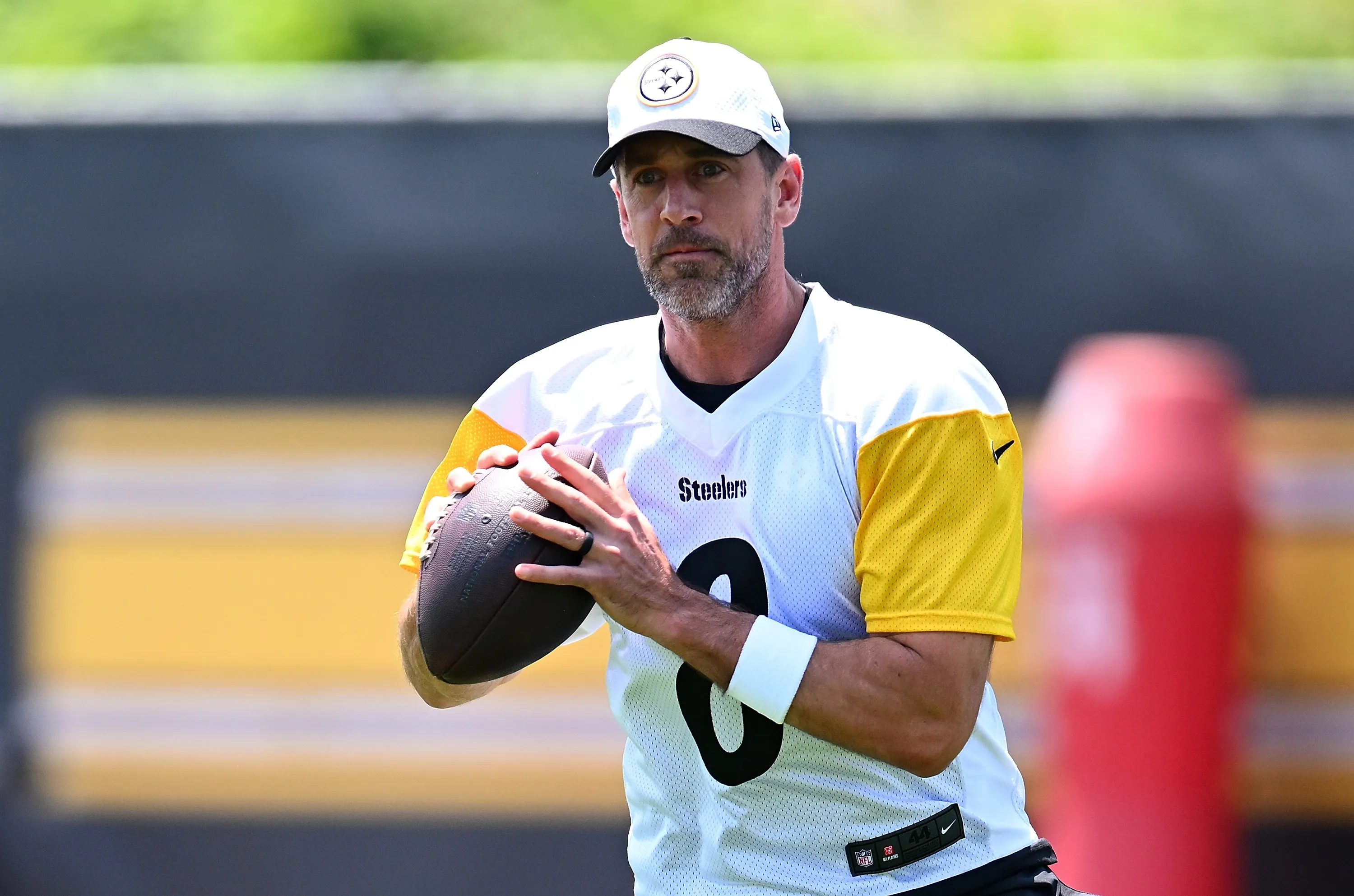 See Inside Aaron Rodgers' Green Bay-Area Wisconsin House He's Selling ...