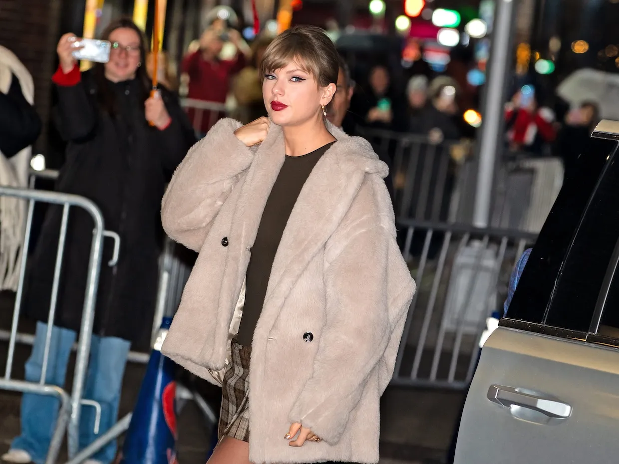 How Much Taylor Swift Fans Really Spent in 2025 -- Topping All Other ...