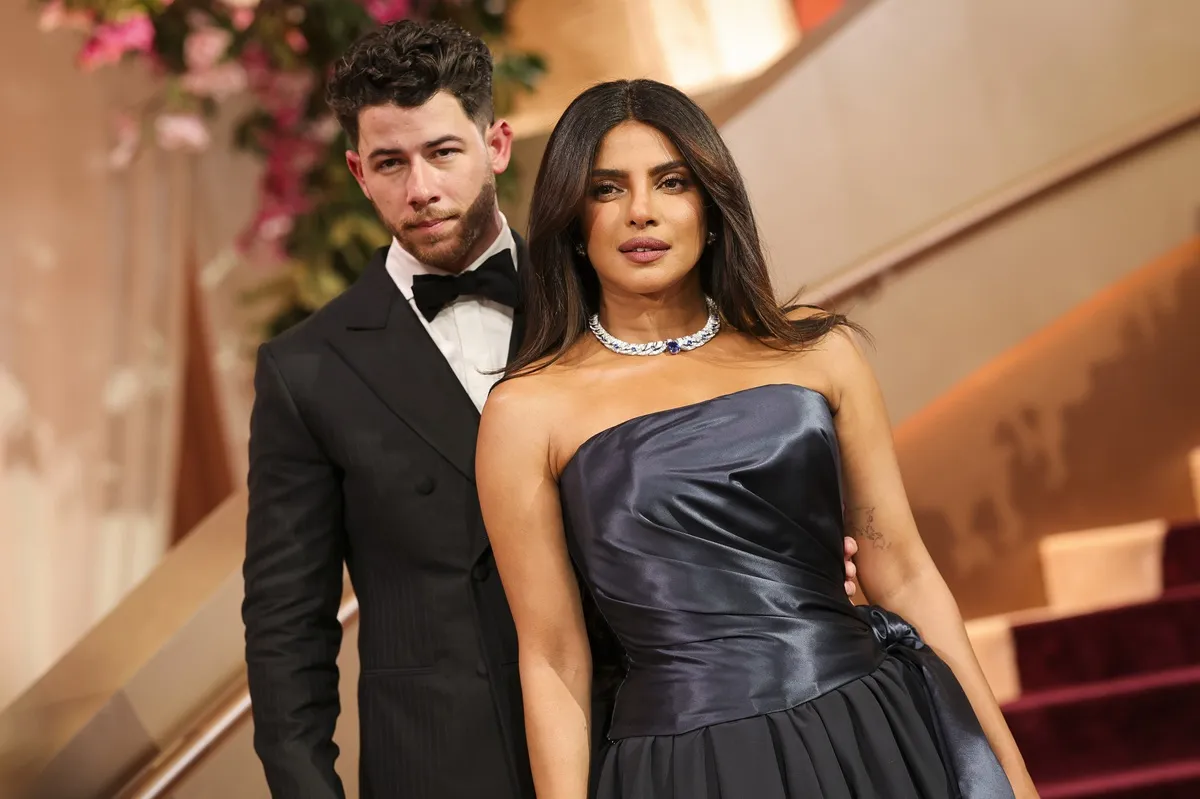 Nick Jonas Walks Out of Golden Globes in Viral Video; Here's Why