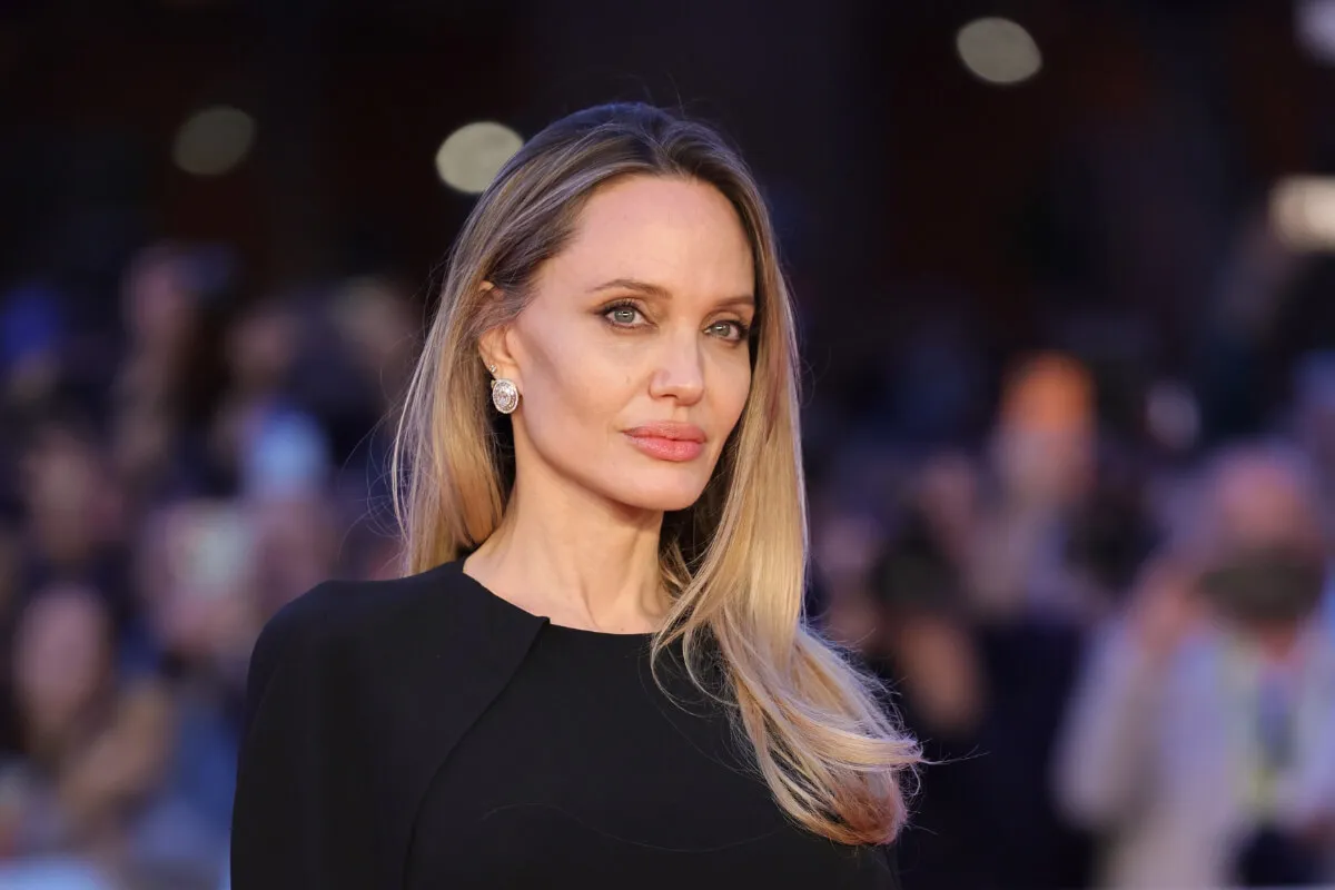 Angelina Jolie Has 'Pretty Much Been a Single Mom' Since Brad Pitt Divorce