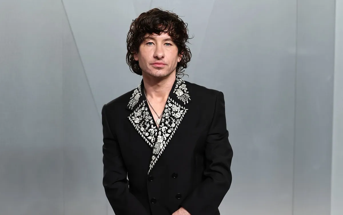 How Barry Keoghan Showed He Wasn't Comfortable at the Vanity Fair ...