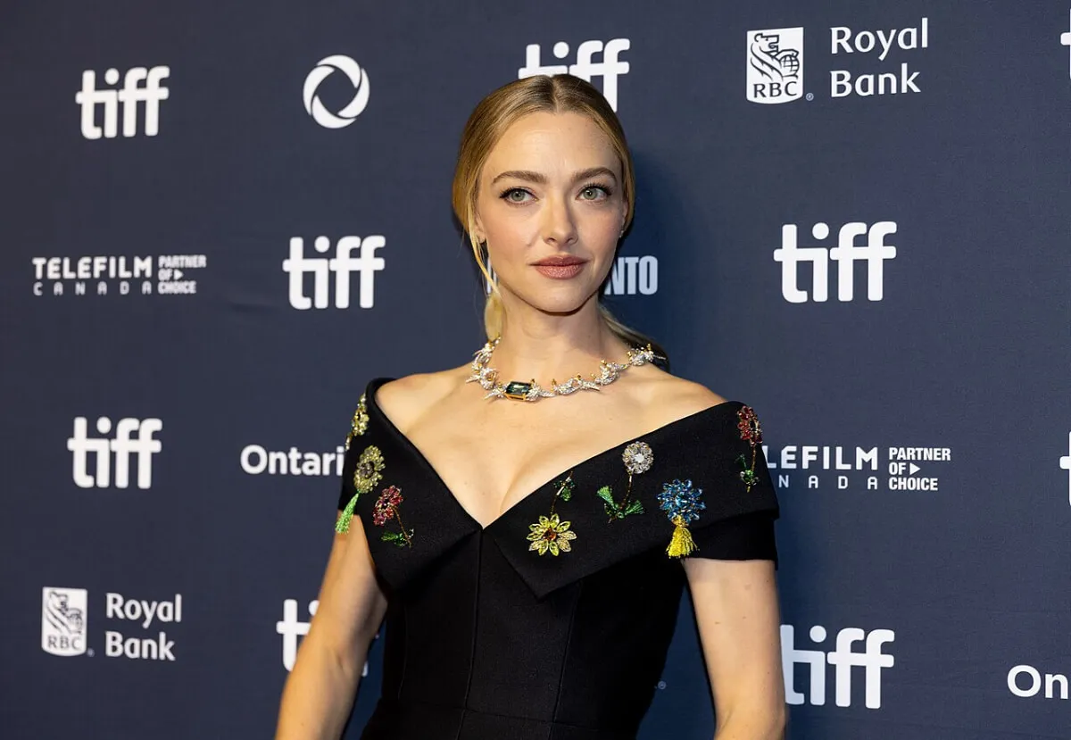 Amanda Seyfried Refused to Apologize for Charlie Kirk Comment to Teach ...